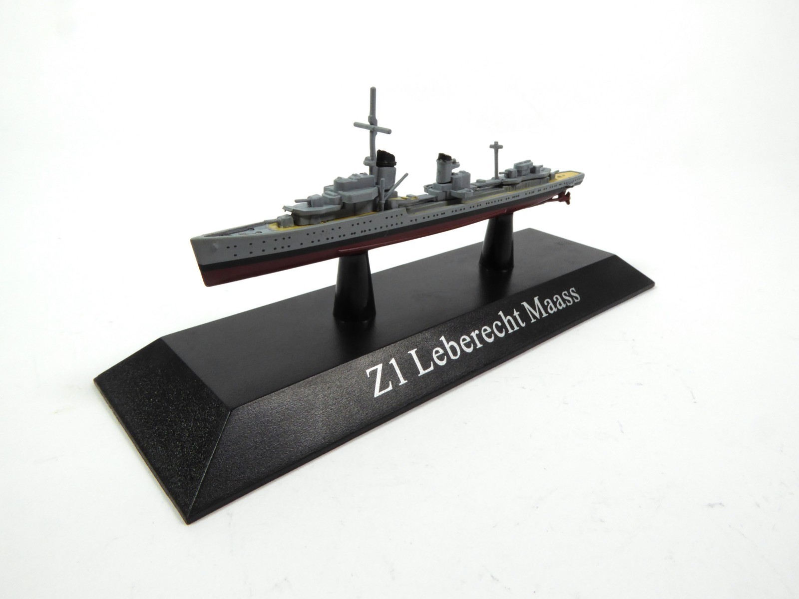 Z1 Leberecht Maass 1935 - 1:1250 battleship IXO - military Destroyer ...
