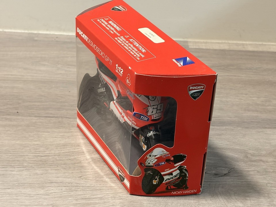 Nicky Hayden 1:12 Scale Die-Cast Replica of Ducati Desmosedici GP11 New ...
