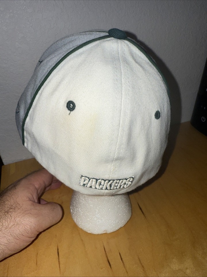 Green Bay Packers Reebok NFL Onfield Hat M/LWhite Football Cap Stretch ...
