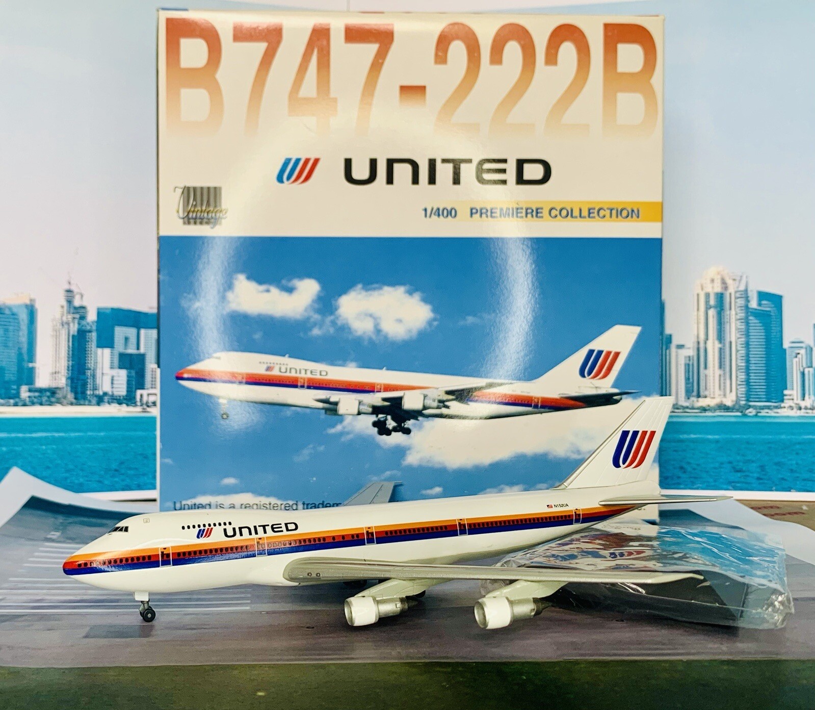 United Airlines 1:400 Boeing 747-200 REG: N152UA Saul Bass C/s Dragon ...