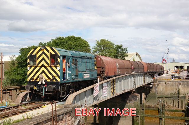 PHOTO CLASS 09 SHUNTER 09022 (5) SHUNTING BYA STEEL WAGONS AT BOSTON ...