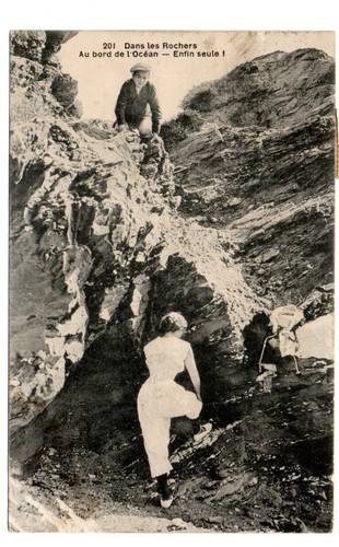 dans les rochers ,au bord de l'océan ,enfin seule! | eBay