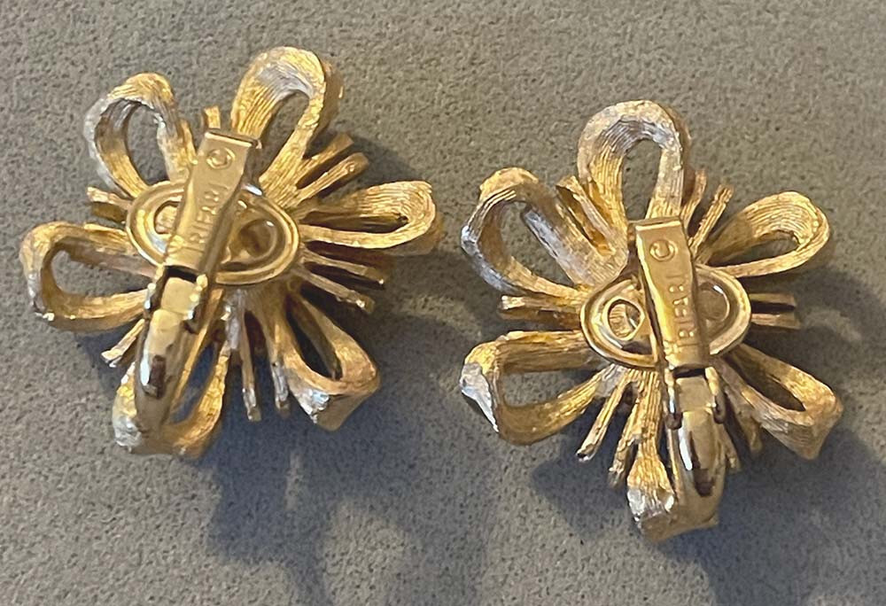 Rare 60's Crown TRIFARI Logo Large Hot Pink Rhineston… - Gem