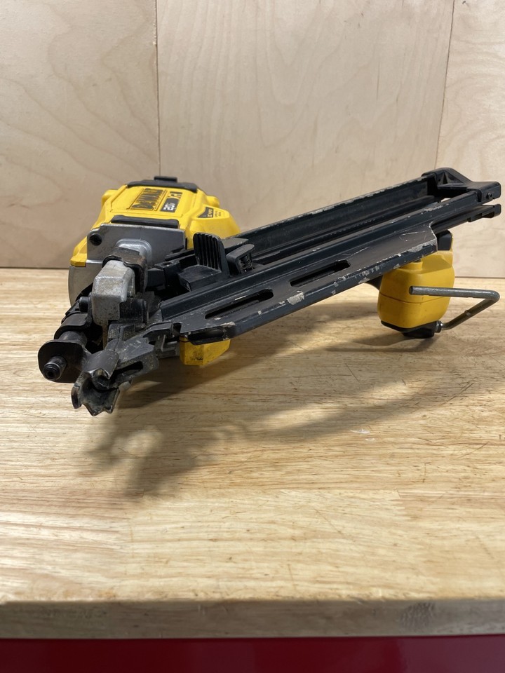 DeWalt DCN930 20V MAX XR Brushless 30° Paper Tape Framing Nailer (Tool ...