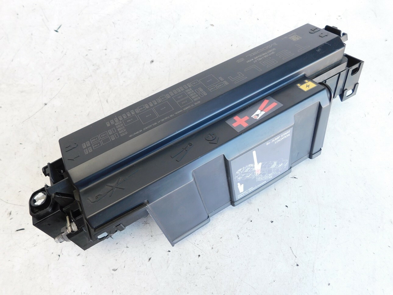 Tesla Model S 70 2016 Front Fuse Relay Control Box 1034405-00-D J134 | eBay