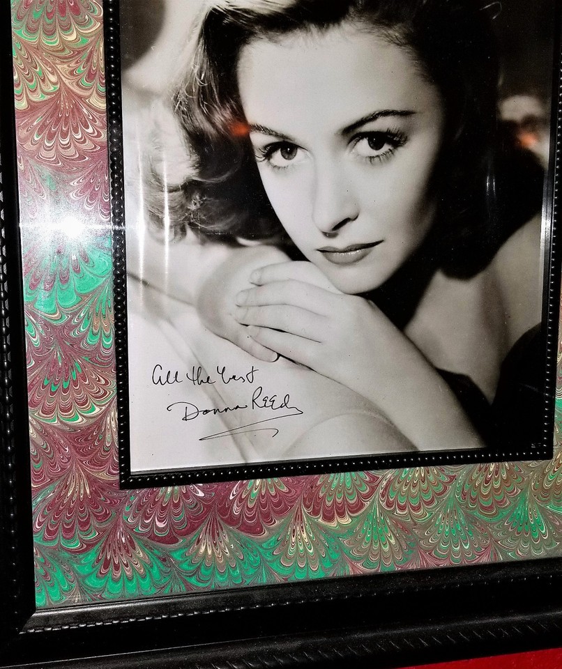 Donna Reed Autograph signed 8x 10 Glamour photo display - It's a ...