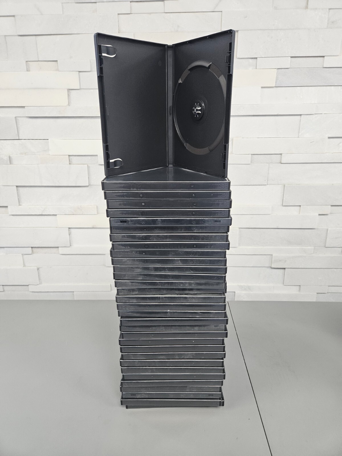Lot of 10, 20, 30, 50 0R 100 Empty Black DVD Cases, NEW CONDITION, HIGH ...