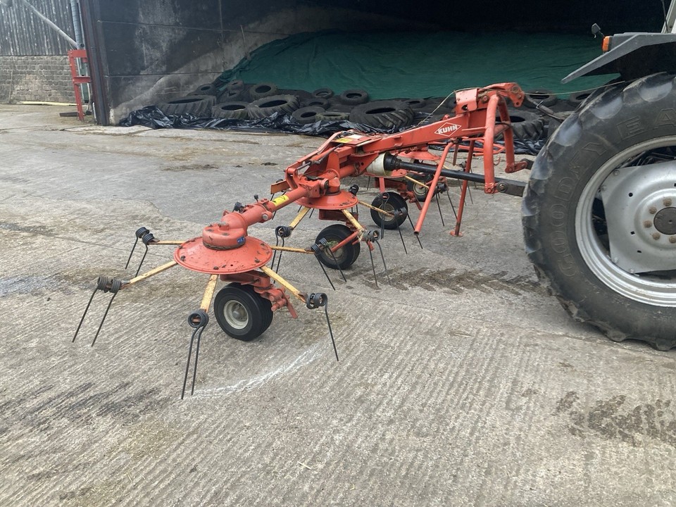 Kuhn Tedder 3 Point Linkage Hay Turner,8 Rotar, Hydaulic Folding ...