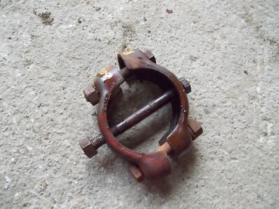 International 606 IH Tractor right frontend front axle collar holder ...