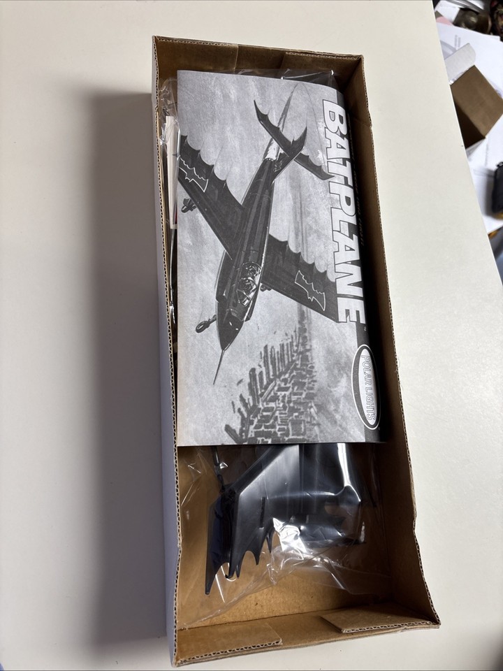 Polar Lights 6905 Batman Batplane Plastic Model Kit | eBay