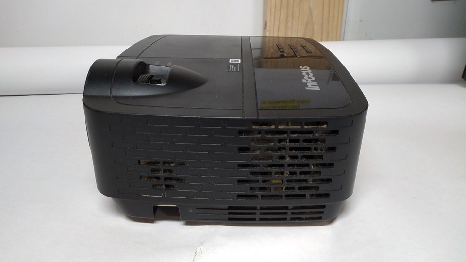 InFocus IN114A DLP 1024x768 XGA Conference Projector 3,000 Lumens ...