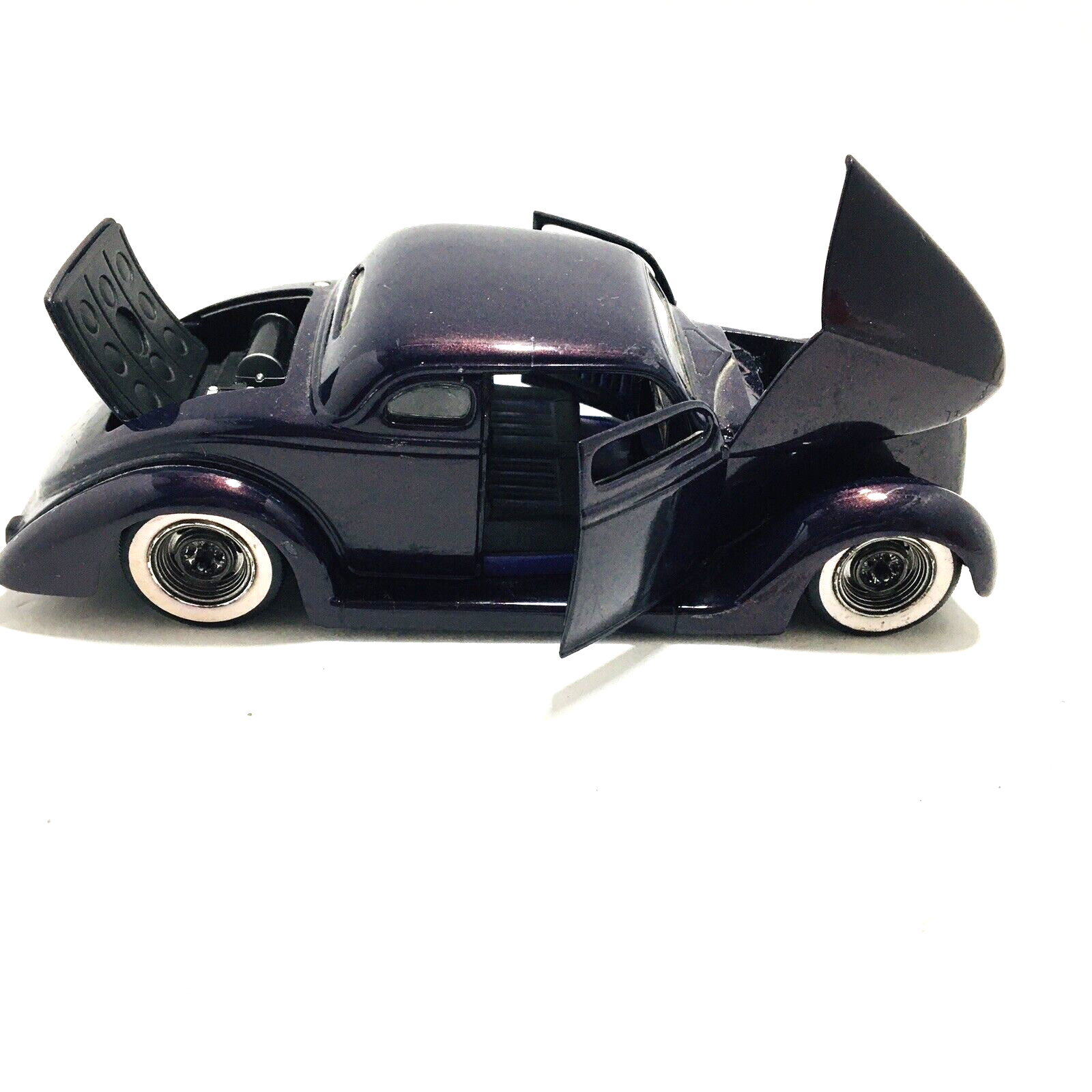 Muscle Machines Funline Ford Motor Company Purple Coupe 1/24 Diecast ...