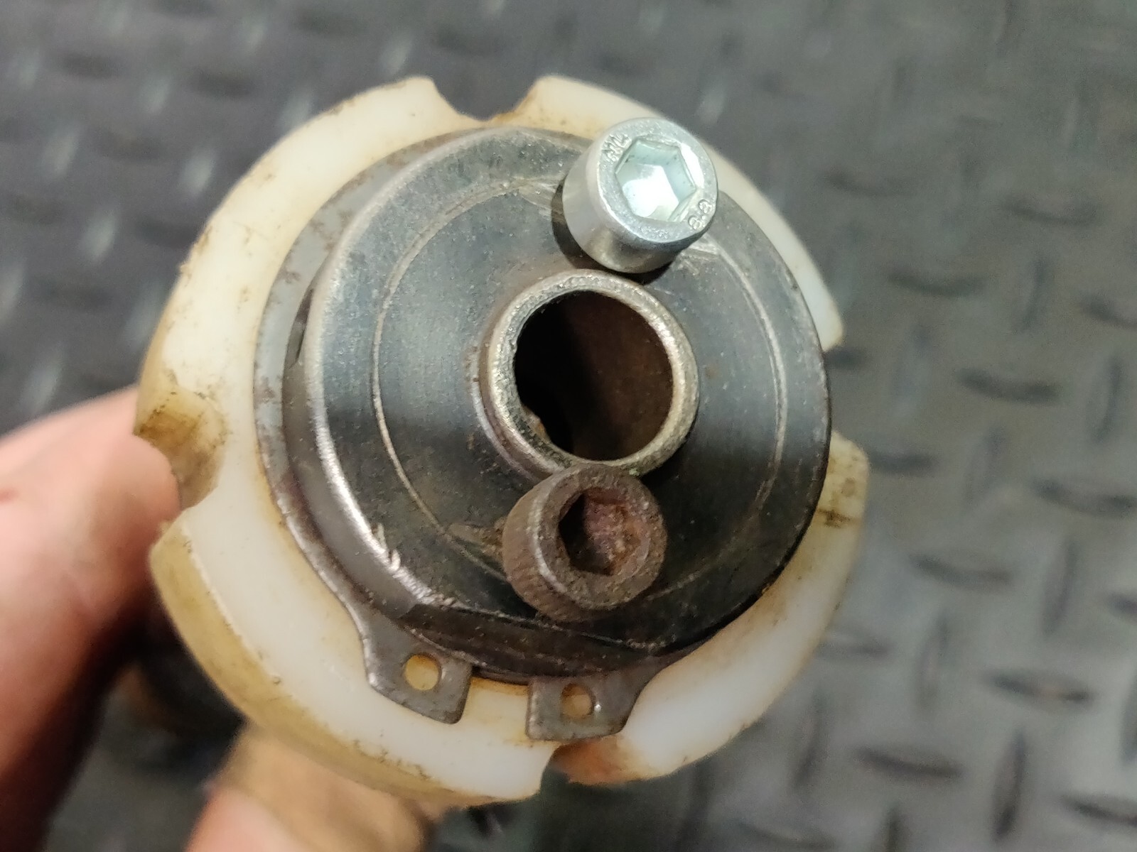 Drill Spindle Cutter Holder For a HYRAM LR67 Under pressure drilling ...