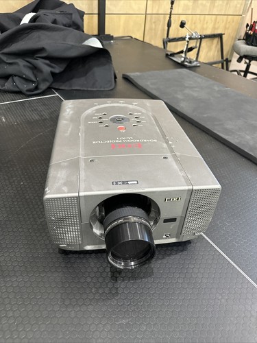 EIKI LC-X1100 Boardroom Projector w/ EIKI AH-23132 Zoom Lens | eBay