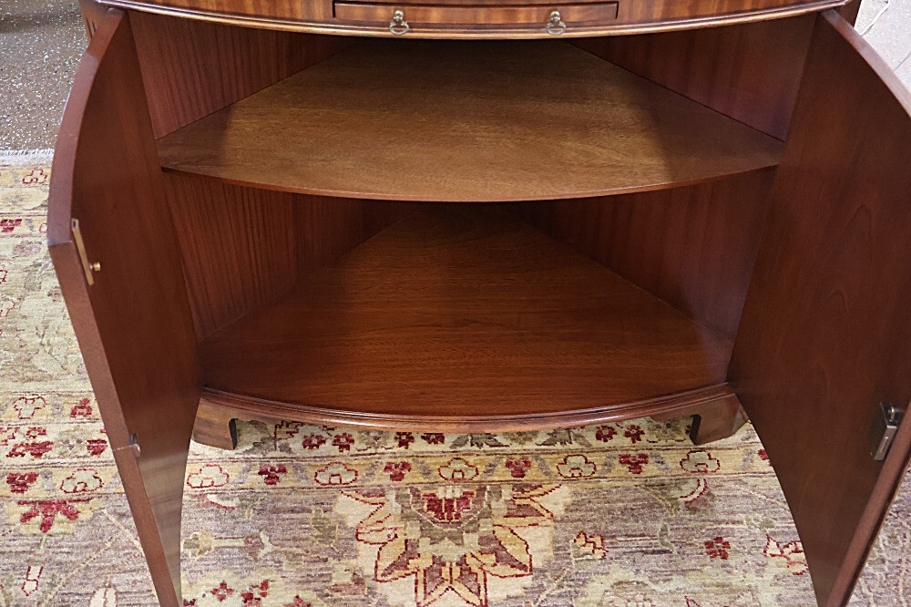 Pair of English Bevan Funnell Reprodux Mahogany Chippendale Corner ...