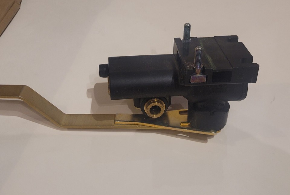 Link Manu. Service Leveling Valve 2607244C94 Series 1501 Brand New/Free ...