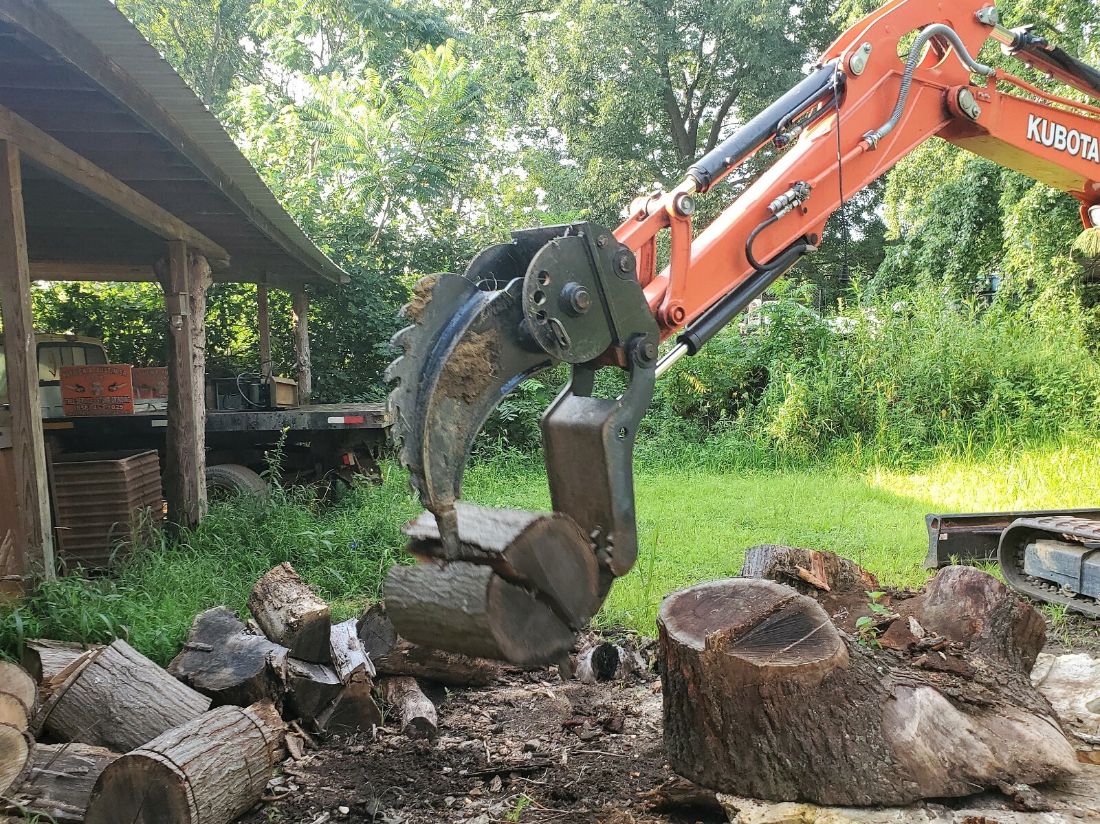 Ransome Shark Tooth Stump Splitter / Compact Excavator Stump Harvester ...