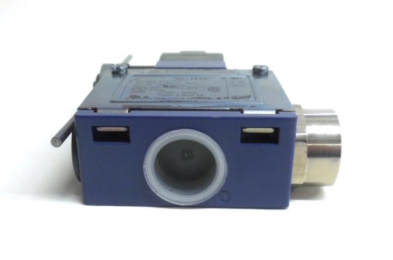 TELEMECANIQUE LIMIT SWITCH BODY, ZCKM1H29, LIMIT HEAD SWITCH, ZCK-D05 ...