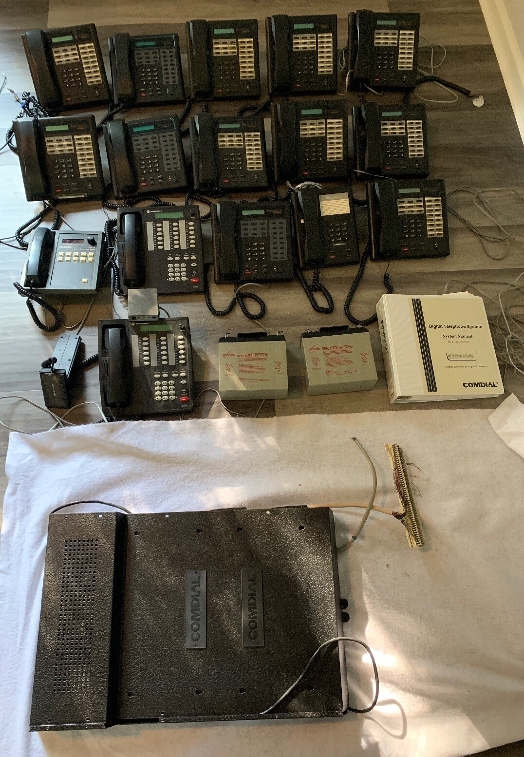 Comdial Impact Digital Telephone System W/15 Handsets 2 Backup ...