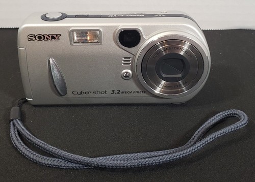 Sony Cybershot DSC-P72 3.2MP Digital Camera Smart Zoom 3x MPEG Movie VX ...