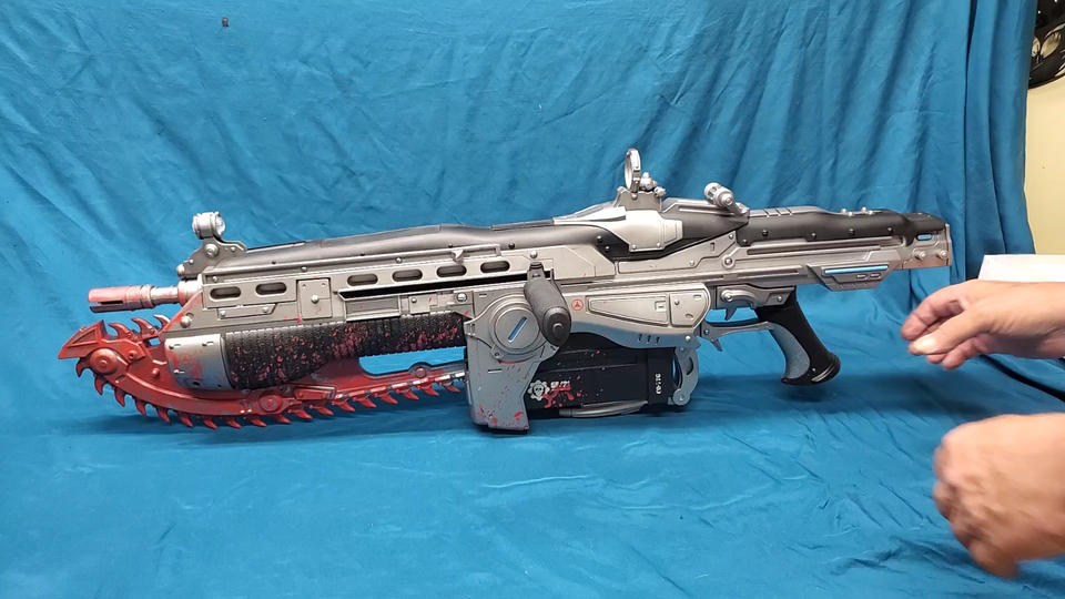 NECA Gears of War Lancer 36-Inch Prop Replica Collectible [Bloody ...