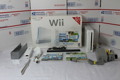 Wii CONSOLE COMPLETE IN BOX WITH Wii SPORTS RESORT & Wii SPORTS GAME ...