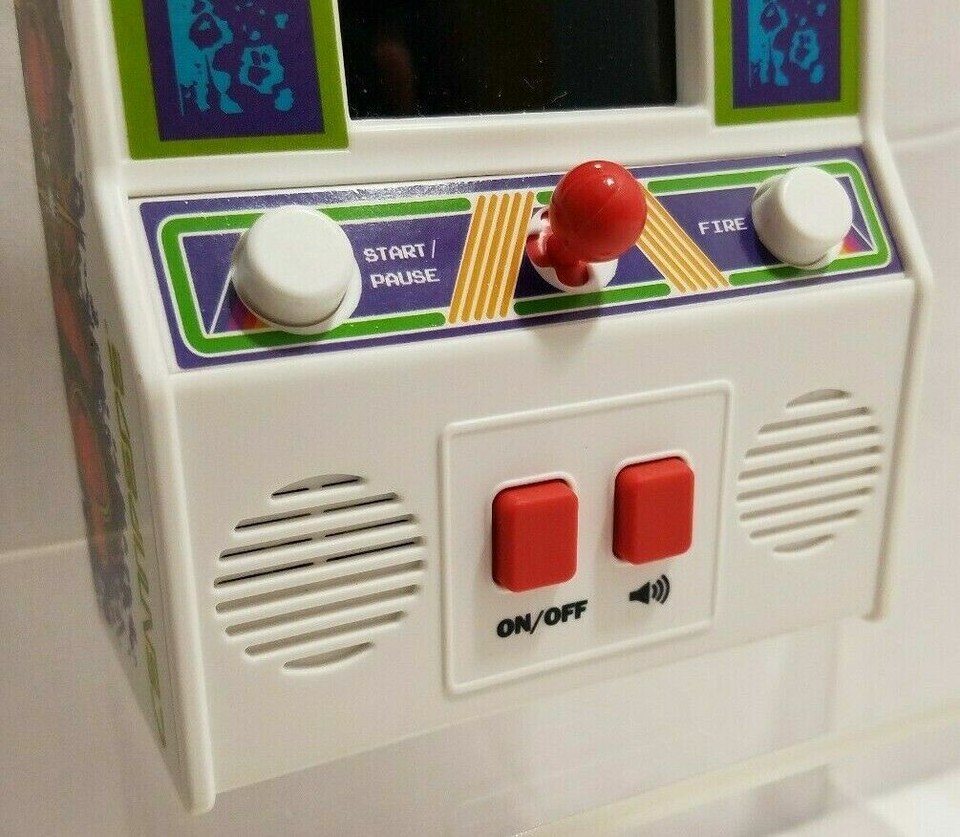 Vintage 1981 Centipede Atari Handheld Mini Arcade Video Game -Tested ...
