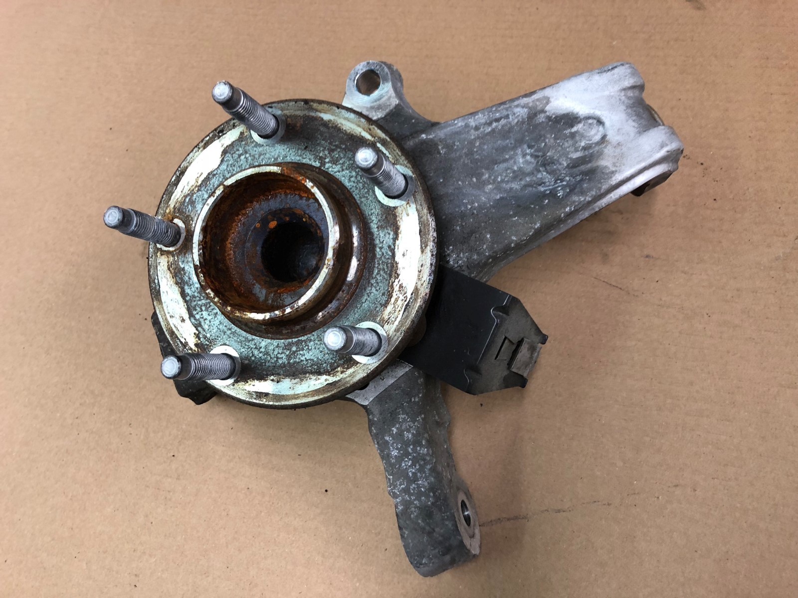 05-13 Chevrolet C6 Corvette RH Front Knuckle Spindle | eBay