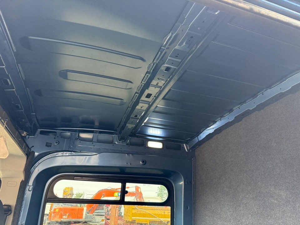 MAXUS DELIVERY 9 LUX CREW VAN | eBay UK