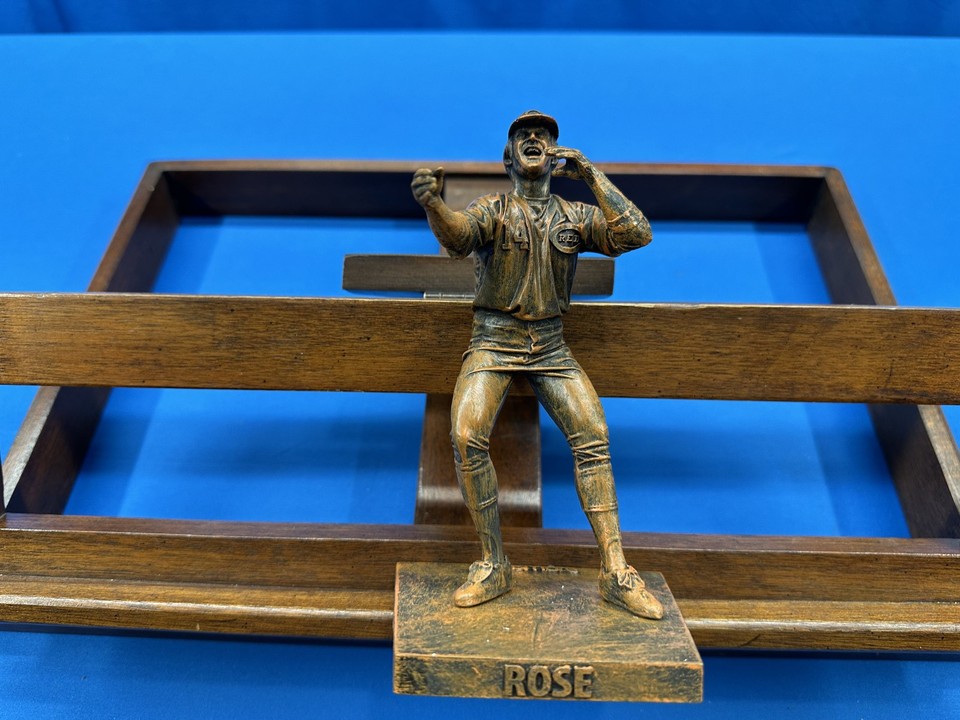 Cincinnati Reds: The Great Eight Collection- Pete Rose Statue | eBay