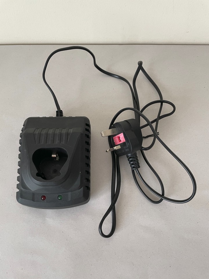 Workzone Cordless Drill Driver Li-Ion 12V 2000mAh Battery Charger Hard ...