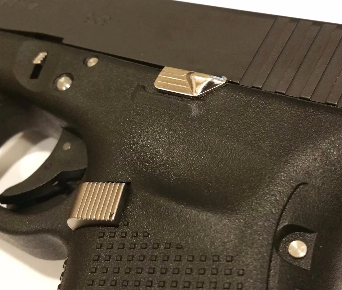 Glock 17 Extended Clip Chrome