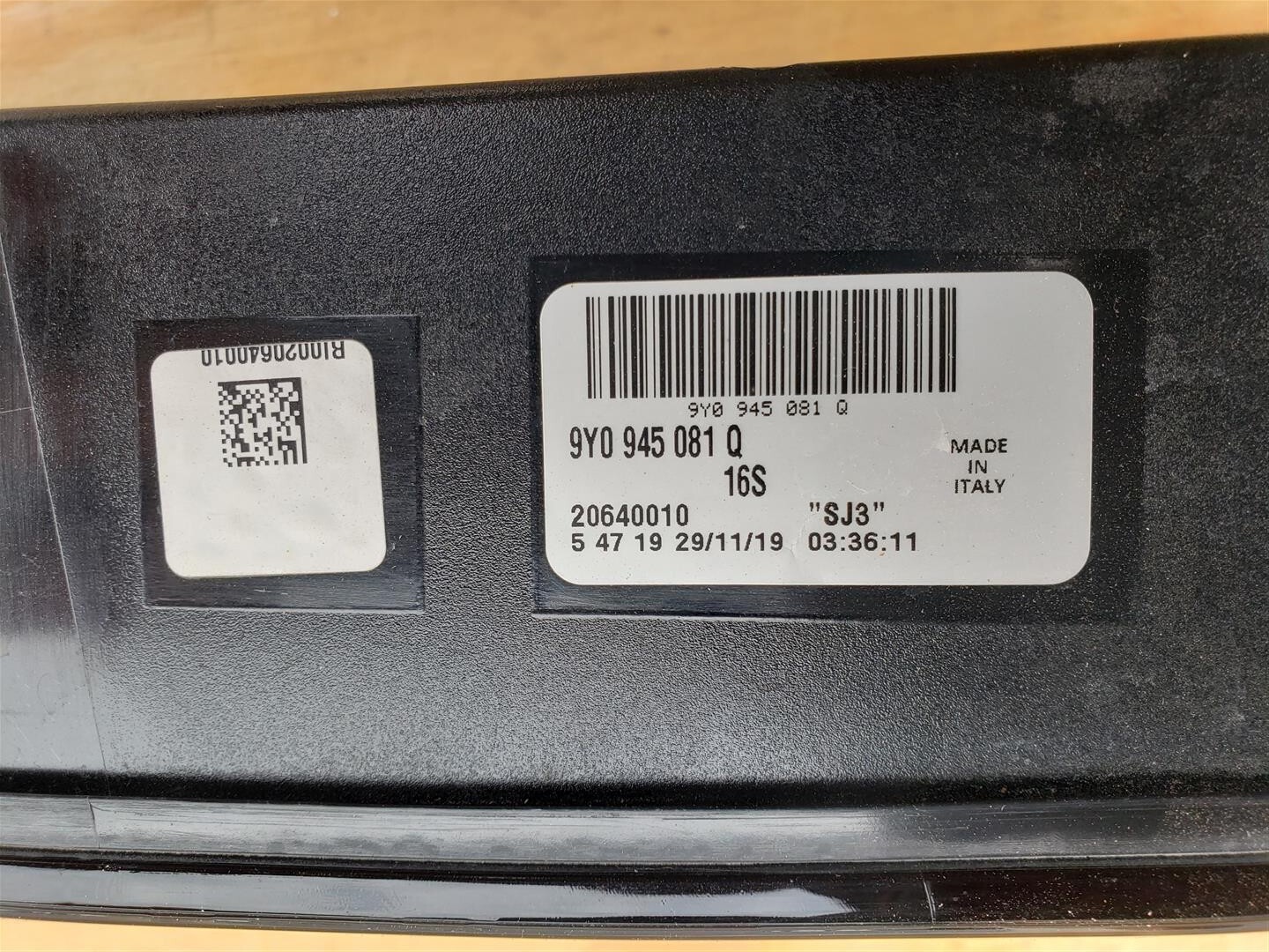 19 20 21 PORSCHE CAYENNE CENTER TAILLIGHT 9Y0 945 081 Q OEM | eBay