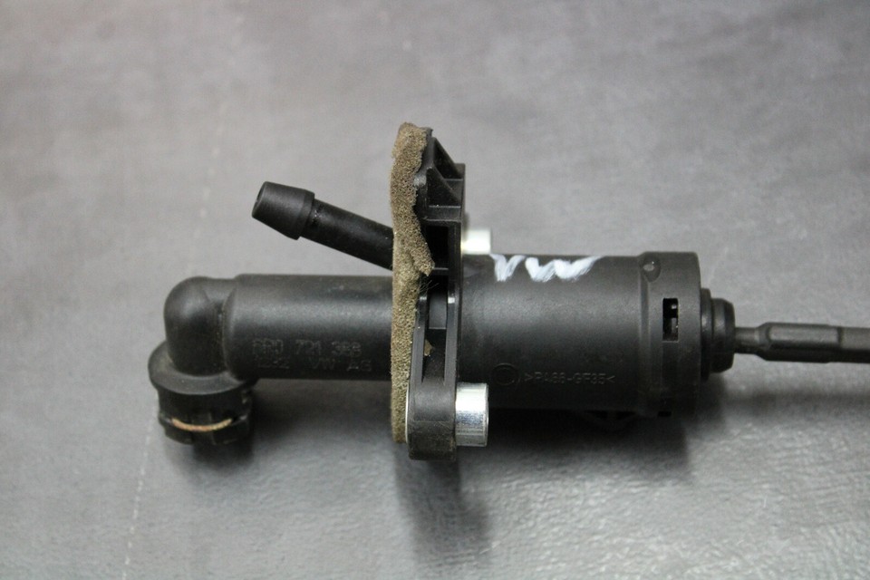 Kupplungszylinder 6R0721388 VW Polo 6R Geberzylinder ...