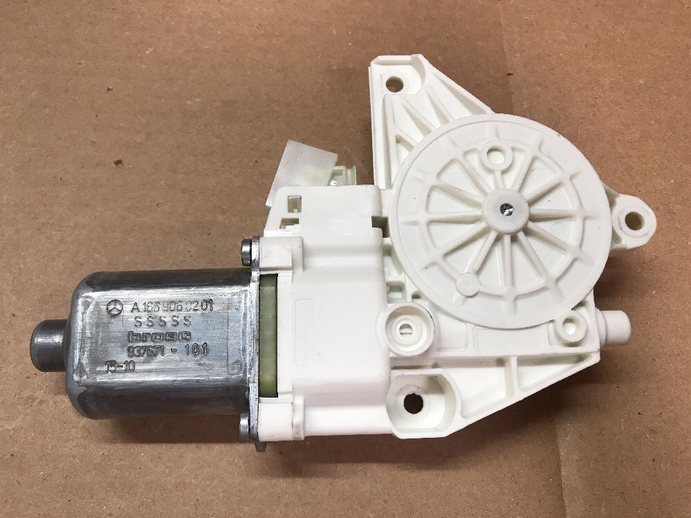 2013-2016 MERCEDES GL FRONT RIGHT DOOR WINDOW REGULATOR MOTOR A 166 906 ...