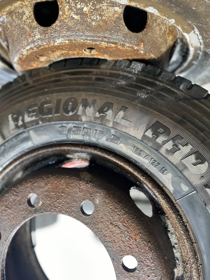 Goodyear Regional RHD II 9.5 R17.5 - Drive Pattern - Built On An 8 Stud ...