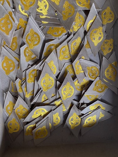 1-World War II Ruptured Duck Honorable Discharge Emblem WWII WW2-GOLD ...