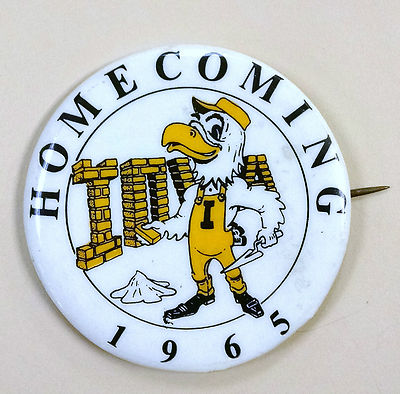 IOWA HAWKEYES 1965 HOMECOMING PIN BADGE BUTTON- IOWA VS PURDUE | eBay