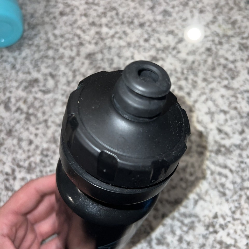 Specialized 26 Oz Fixy House Party Distro Bottle Team Black 26 oz ...