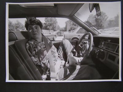 Glossy Press Photo 1992 Donna Rock Born Without Arms Driving A Car | eBay