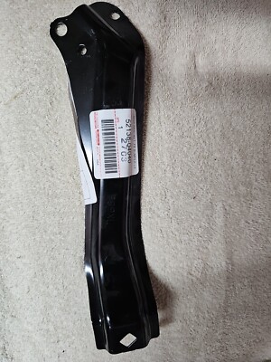 Genuine Toyota OE Bracket, Fr Bumper A 52138-04040 | eBay
