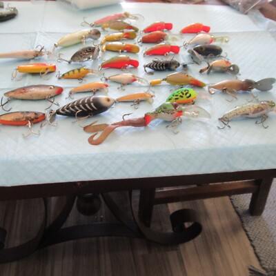 VINTAGE LOT OF 29 MISC FISHING LURES JITTERBUG,RAPALA,BAGLEYS,HUMPY ...