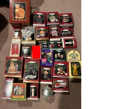 ESTATE LIQUIDATION BOX ITEMS, varied items- OLD & NEW mix. See Details ...