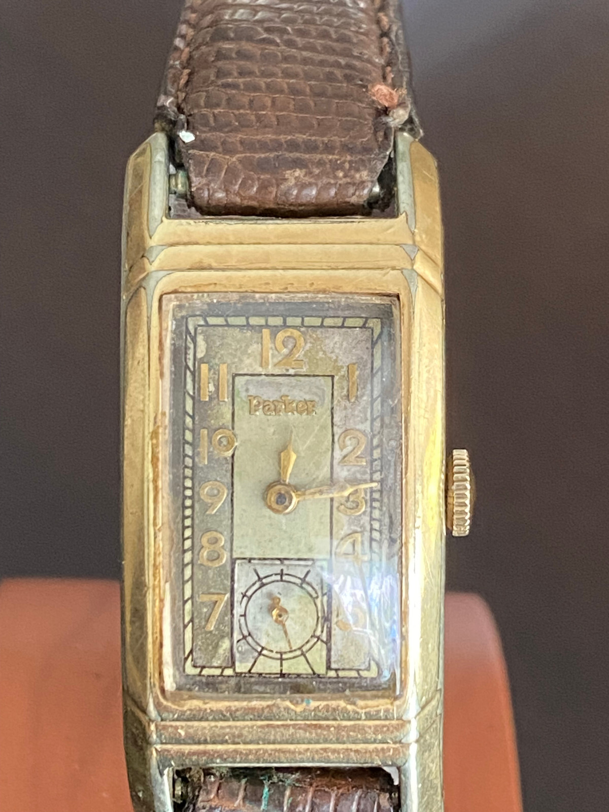VINTAGE MEN'S PARKER WATCH CO. WRIST WATCH, CURVEX, CAL,7E37S, KEEPING ...