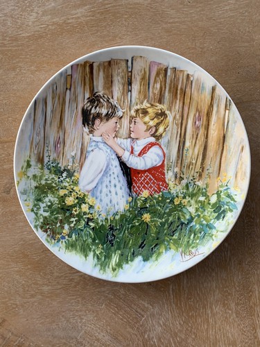Wedgwood Be My Friend 1st in Series Queen's Ware "My Memories" Plates ...