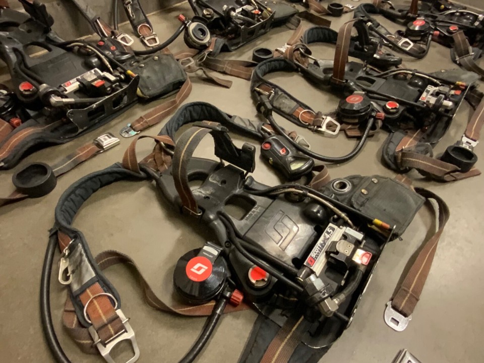 Scott 4.5 X3 CGA347 Connection CBRN SCBA Air Pak HUD Integrated PASS ...