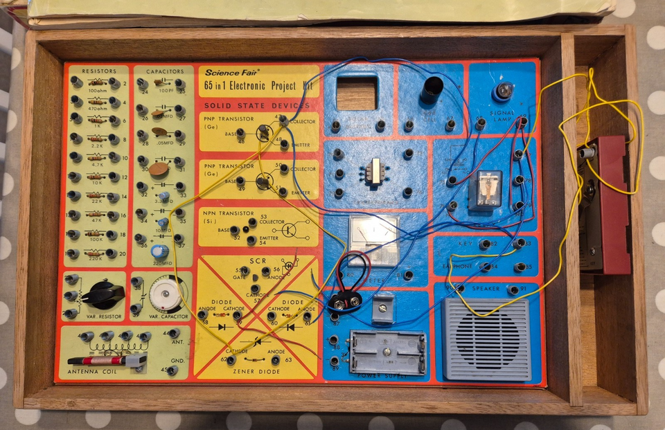 Vintage 1970s 65-in-1 Science Fair Solid State Electronic Project Kit ...