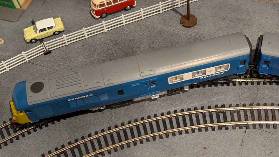 Triang Blue Pullman R555 Rare Factory Grey Roofs VGC | eBay UK