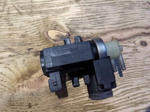 07-16 E90 335i Turbo Boost Solenoid Pressure Converter 11747626350 135i ...