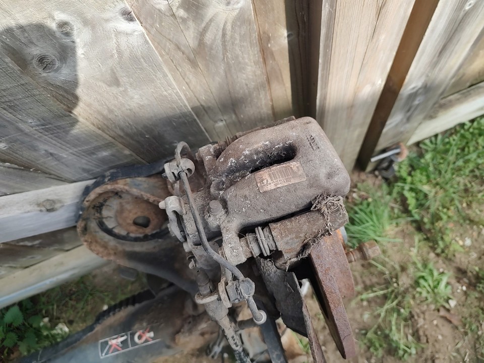 PEUGEOT PARTNER CITROEN BERLINGO 08-18 COMPLETE REAR AXLE | eBay UK